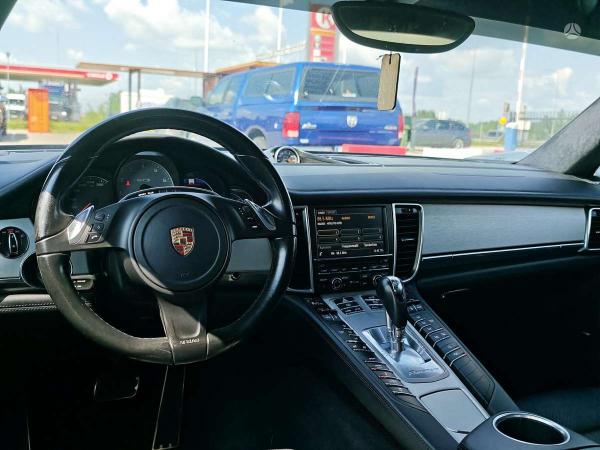 Grey Porsche Panamera 2014 in Vilnius, with an engine capacity of 4.80 L and mileage of 85 thousand km for 30299 €, photo 4 on AUTOMOTO.COM.LV