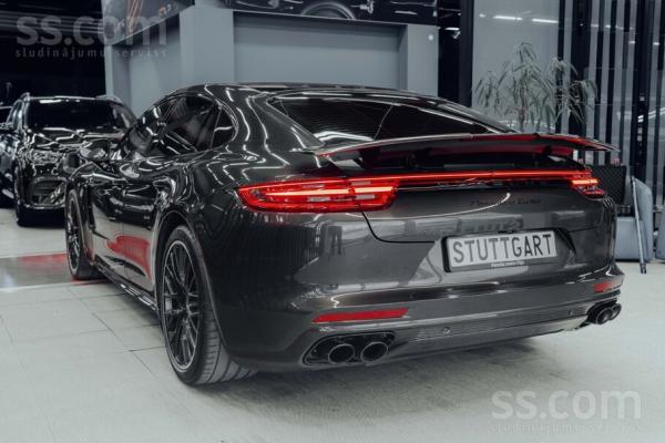 Grey Porsche Panamera 2016 in Riga, with an engine capacity of 4.00 L and mileage of 92 thousand km for 59000 €, photo 4 on AUTOMOTO.COM.LV
