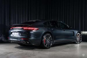 Pelēks Porsche Panamera 2017 Viļņa, ar dzinēja tilpumu 3.00 L un nobraukumu 71 tūkst. km par 49000 €, foto 4 vietnē AUTOMOTO.COM.LV