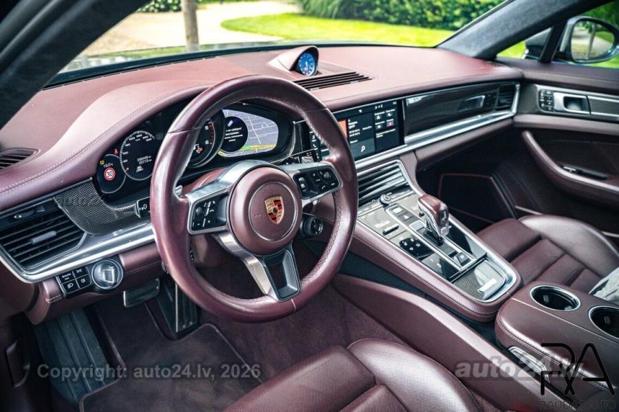 Grey Porsche Panamera 2017 in Riga, with an engine capacity of 4.00 L and mileage of 267 thousand km for 36990 €, photo 10 on AUTOMOTO.COM.LV