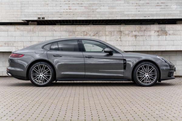 Porsche Panamera 2017 in Vilnius on AUTOMOTO.COM.LV Grey Porsche Panamera 2017 in Vilnius, with an engine capacity of 3.00 L and mileage of 130 thousand km for 49500 €, photo 5 on AUTOMOTO.COM.LV