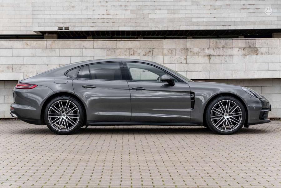 Grey Porsche Panamera 2017 in Vilnius, with an engine capacity of 3.00 L and mileage of 130 thousand km for 49500 €, photo 5 on AUTOMOTO.COM.LV