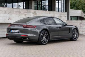 Grey Porsche Panamera 2017 in Vilnius, with an engine capacity of 3.00 L and mileage of 130 thousand km for 49500 €, photo 6 on AUTOMOTO.COM.LV