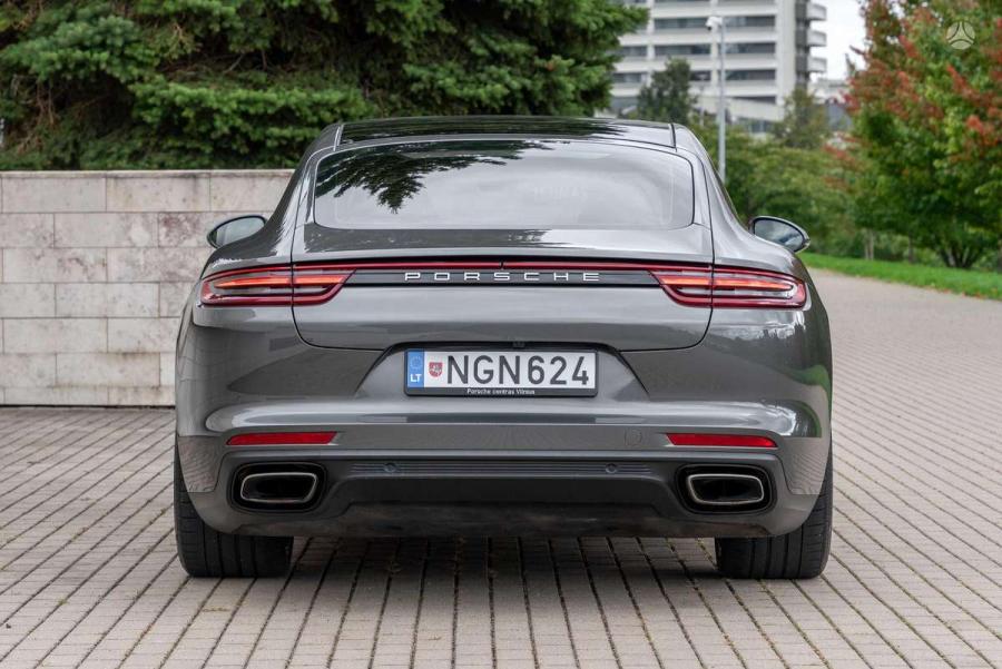 Grey Porsche Panamera 2017 in Vilnius, with an engine capacity of 3.00 L and mileage of 130 thousand km for 49500 €, photo 7 on AUTOMOTO.COM.LV
