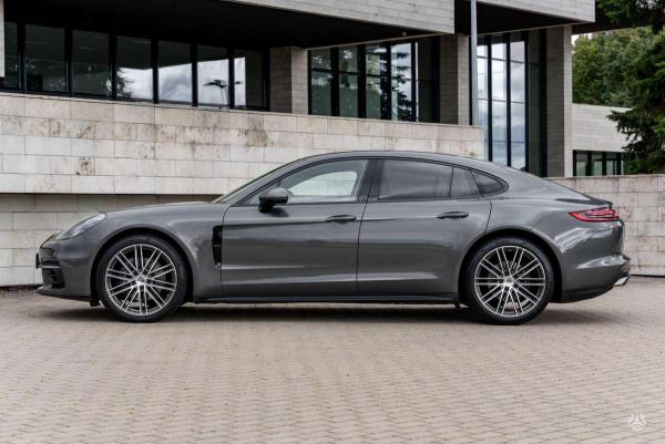 Porsche Panamera 2017 in Vilnius on AUTOMOTO.COM.LV Grey Porsche Panamera 2017 in Vilnius, with an engine capacity of 3.00 L and mileage of 130 thousand km for 49500 €, photo 9 on AUTOMOTO.COM.LV