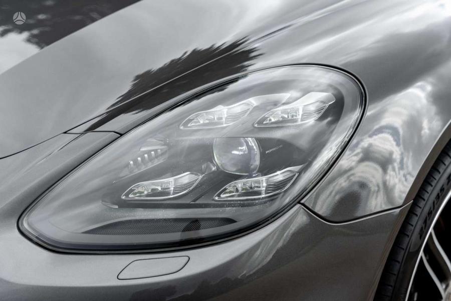 Grey Porsche Panamera 2017 in Vilnius, with an engine capacity of 3.00 L and mileage of 130 thousand km for 49500 €, photo 13 on AUTOMOTO.COM.LV