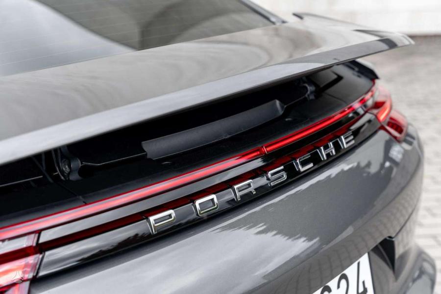 Grey Porsche Panamera 2017 in Vilnius, with an engine capacity of 3.00 L and mileage of 130 thousand km for 49500 €, photo 14 on AUTOMOTO.COM.LV