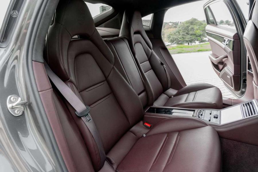 Grey Porsche Panamera 2017 in Vilnius, with an engine capacity of 3.00 L and mileage of 130 thousand km for 49500 €, photo 19 on AUTOMOTO.COM.LV