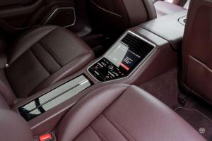Grey Porsche Panamera 2017 in Vilnius, with an engine capacity of 3.00 L and mileage of 130 thousand km for 49500 €, photo 22 on AUTOMOTO.COM.LV