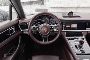 Grey Porsche Panamera 2017 in Vilnius, with an engine capacity of 3.00 L and mileage of 130 thousand km for 49500 €, photo 24 on AUTOMOTO.COM.LV