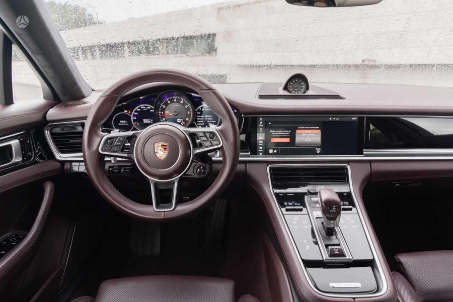 Grey Porsche Panamera 2017 in Vilnius, with an engine capacity of 3.00 L and mileage of 130 thousand km for 49500 €, photo 25 on AUTOMOTO.COM.LV