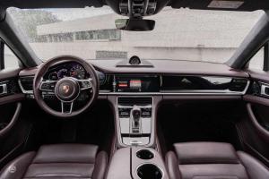 Grey Porsche Panamera 2017 in Vilnius, with an engine capacity of 3.00 L and mileage of 130 thousand km for 49500 €, photo 26 on AUTOMOTO.COM.LV