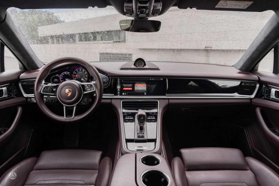 Grey Porsche Panamera 2017 in Vilnius, with an engine capacity of 3.00 L and mileage of 130 thousand km for 49500 €, photo 26 on AUTOMOTO.COM.LV