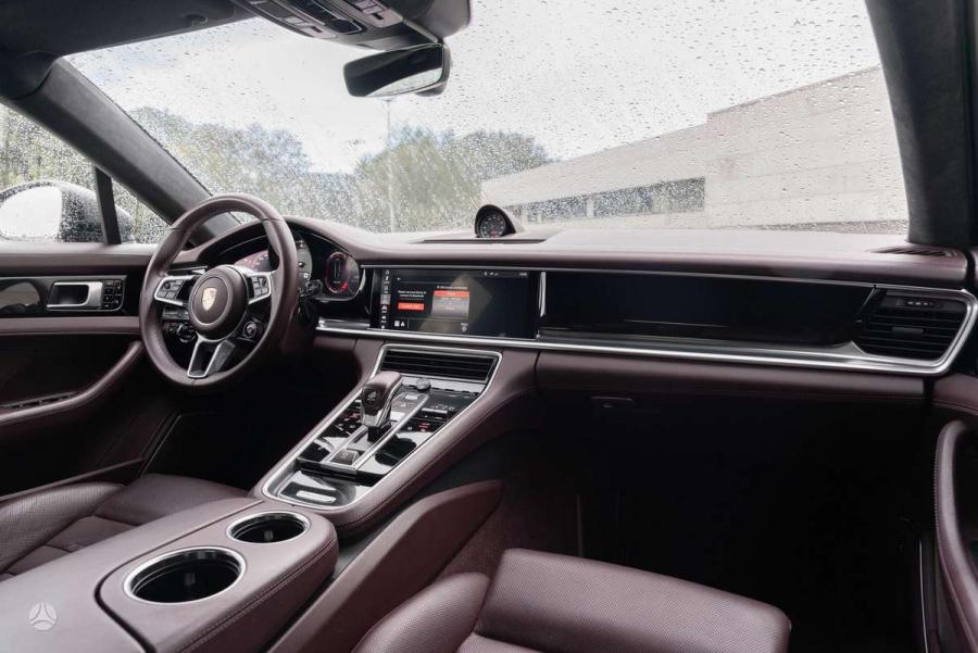 Grey Porsche Panamera 2017 in Vilnius, with an engine capacity of 3.00 L and mileage of 130 thousand km for 49500 €, photo 27 on AUTOMOTO.COM.LV