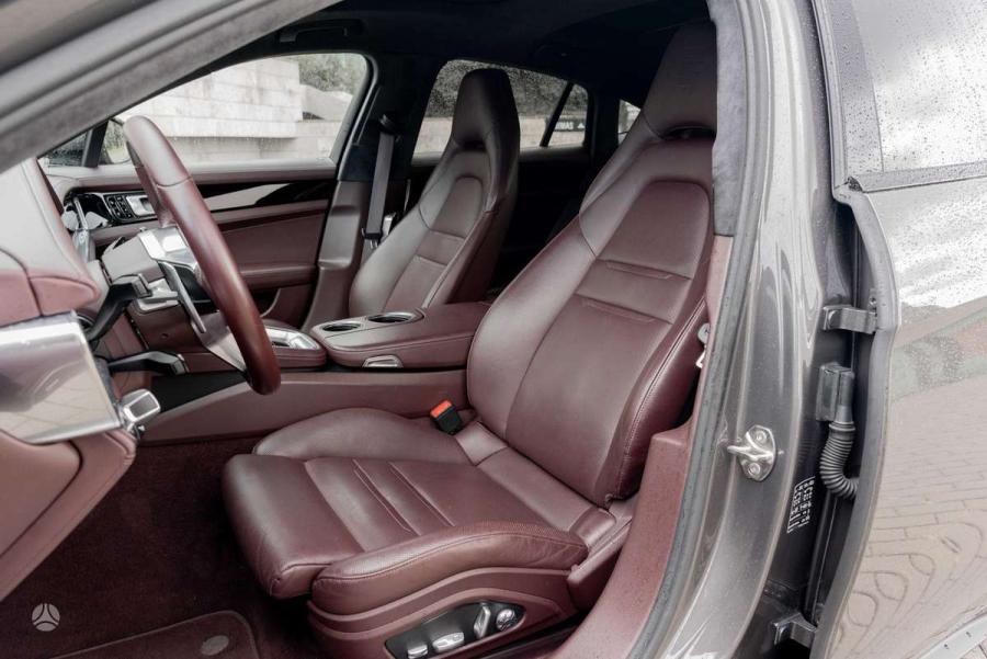 Grey Porsche Panamera 2017 in Vilnius, with an engine capacity of 3.00 L and mileage of 130 thousand km for 49500 €, photo 31 on AUTOMOTO.COM.LV