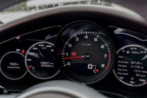 Grey Porsche Panamera 2017 in Vilnius, with an engine capacity of 3.00 L and mileage of 130 thousand km for 49500 €, photo 36 on AUTOMOTO.COM.LV