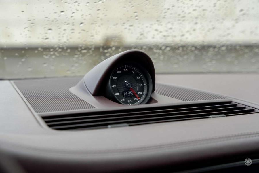 Grey Porsche Panamera 2017 in Vilnius, with an engine capacity of 3.00 L and mileage of 130 thousand km for 49500 €, photo 37 on AUTOMOTO.COM.LV