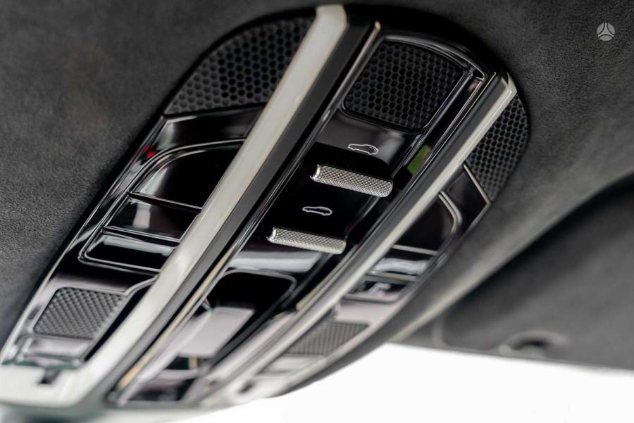 Grey Porsche Panamera 2017 in Vilnius, with an engine capacity of 3.00 L and mileage of 130 thousand km for 49500 €, photo 43 on AUTOMOTO.COM.LV