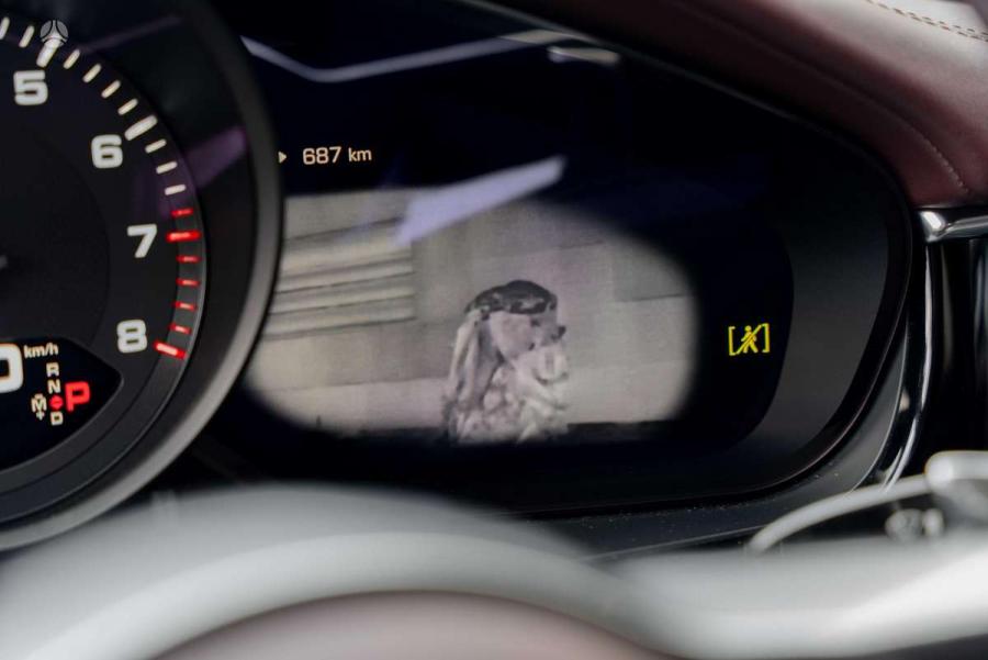 Grey Porsche Panamera 2017 in Vilnius, with an engine capacity of 3.00 L and mileage of 130 thousand km for 49500 €, photo 47 on AUTOMOTO.COM.LV