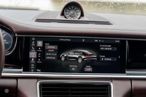 Grey Porsche Panamera 2017 in Vilnius, with an engine capacity of 3.00 L and mileage of 130 thousand km for 49500 €, photo 51 on AUTOMOTO.COM.LV