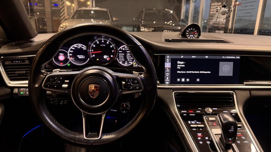 Pelēks Porsche Panamera 2018 Rīga, ar dzinēja tilpumu 2.90 L un nobraukumu 196 tūkst. km par 43500 €, foto 13 vietnē AUTOMOTO.COM.LV