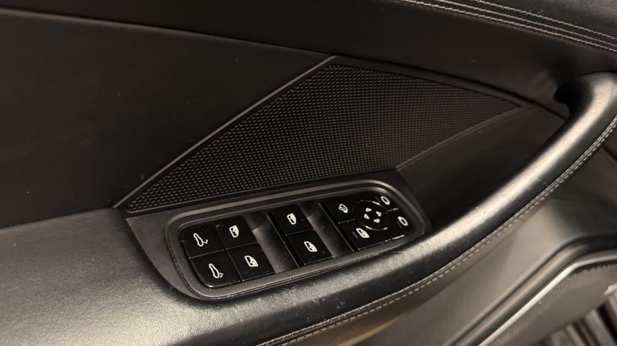 Pelēks Porsche Panamera 2018 Rīga, ar dzinēja tilpumu 2.90 L un nobraukumu 196 tūkst. km par 43500 €, foto 15 vietnē AUTOMOTO.COM.LV