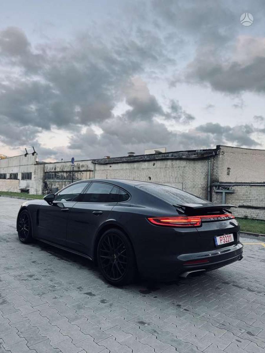 Pelēks Porsche Panamera 2018 Viļņa, ar dzinēja tilpumu 3.00 L un nobraukumu 150 tūkst. km par 42000 €, foto 5 vietnē AUTOMOTO.COM.LV