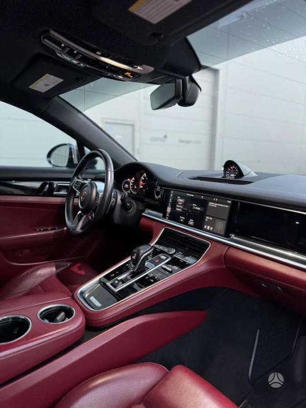 Grey Porsche Panamera 2018 in Vilnius, with an engine capacity of 3.00 L and mileage of 150 thousand km for 42000 €, photo 8 on AUTOMOTO.COM.LV