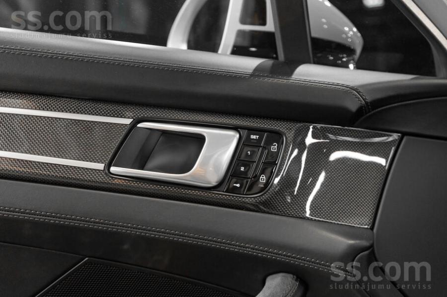 Pelēks Porsche Panamera 2019 Rīga, ar dzinēja tilpumu 4.00 L un nobraukumu 118 tūkst. km par 65340 €, foto 19 vietnē AUTOMOTO.COM.LV