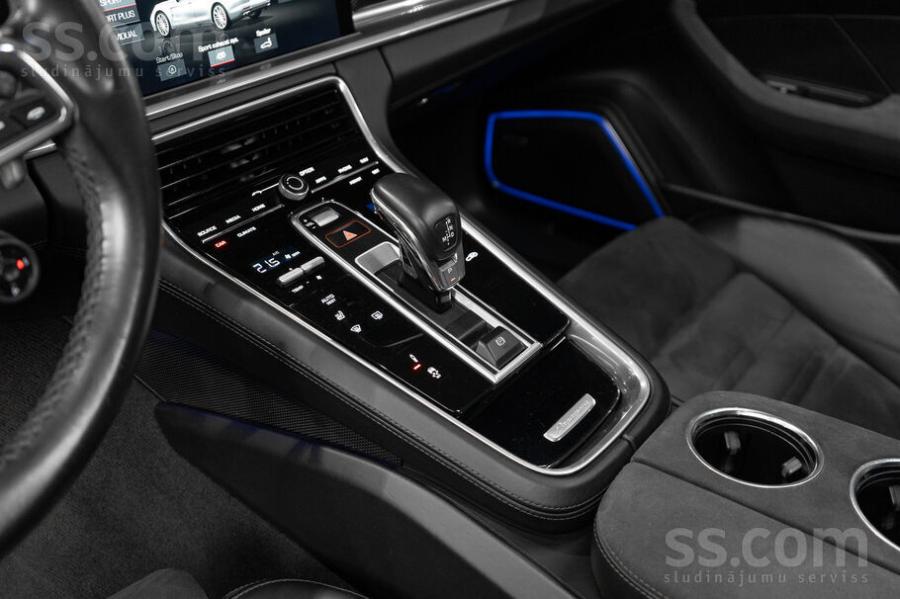 Pelēks Porsche Panamera 2019 Rīga, ar dzinēja tilpumu 4.00 L un nobraukumu 118 tūkst. km par 65340 €, foto 34 vietnē AUTOMOTO.COM.LV