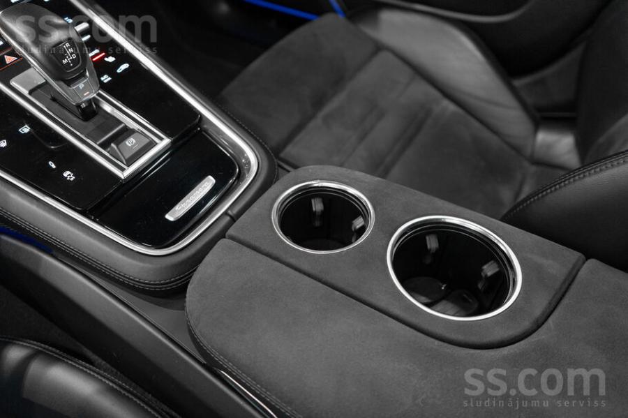 Pelēks Porsche Panamera 2019 Rīga, ar dzinēja tilpumu 4.00 L un nobraukumu 118 tūkst. km par 65340 €, foto 36 vietnē AUTOMOTO.COM.LV