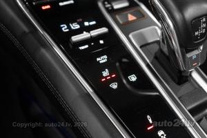 Grey Porsche Panamera 2019 in Riga, with an engine capacity of 4.00 L and mileage of 126 thousand km for 65340 €, photo 29 on AUTOMOTO.COM.LV