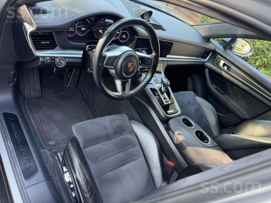 Grey Porsche Panamera 2019 in Riga, with an engine capacity of 4.00 L and mileage of 139 thousand km for 56000 €, photo 8 on AUTOMOTO.COM.LV