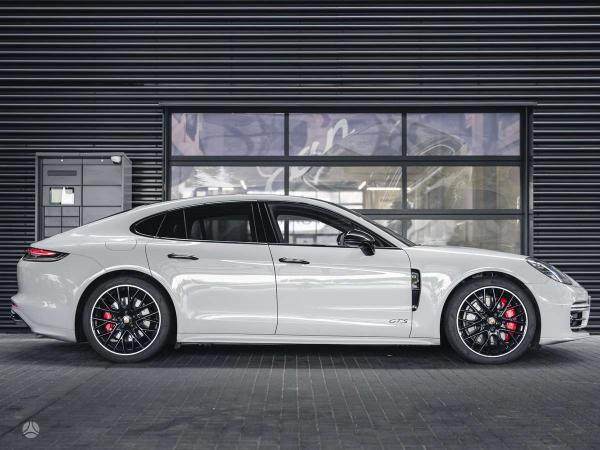 Grey Porsche Panamera 2021 in Vilnius, with an engine capacity of 4.00 L and mileage of 86 thousand km for 89911 €, photo 6 on AUTOMOTO.COM.LV