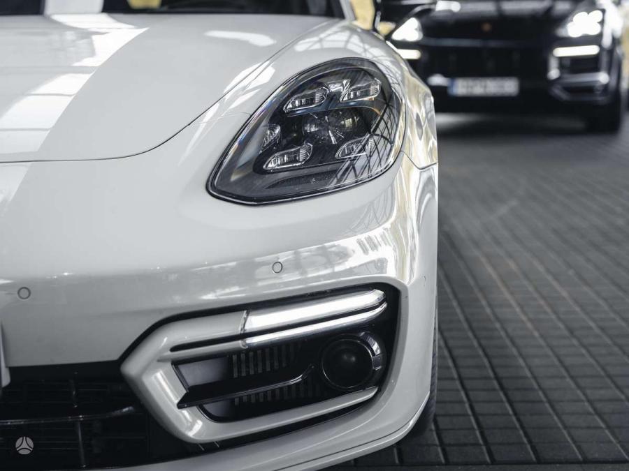 Pelēks Porsche Panamera 2021 Viļņa, ar dzinēja tilpumu 4.00 L un nobraukumu 86 tūkst. km par 89911 €, foto 12 vietnē AUTOMOTO.COM.LV