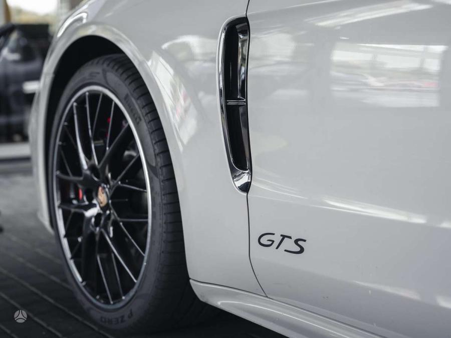 Pelēks Porsche Panamera 2021 Viļņa, ar dzinēja tilpumu 4.00 L un nobraukumu 86 tūkst. km par 89911 €, foto 15 vietnē AUTOMOTO.COM.LV