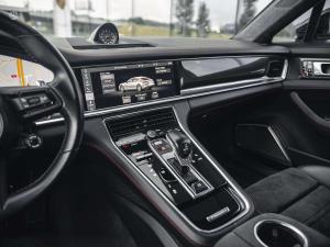 Pelēks Porsche Panamera 2021 Viļņa, ar dzinēja tilpumu 4.00 L un nobraukumu 86 tūkst. km par 89911 €, foto 35 vietnē AUTOMOTO.COM.LV
