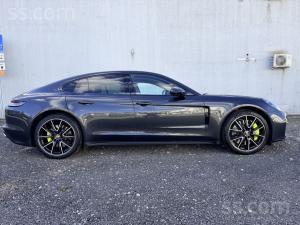 Grey Porsche Panamera 2021 in Riga, with an engine capacity of 2.90 L and mileage of 48 thousand km for 87000 €, photo 3 on AUTOMOTO.COM.LV