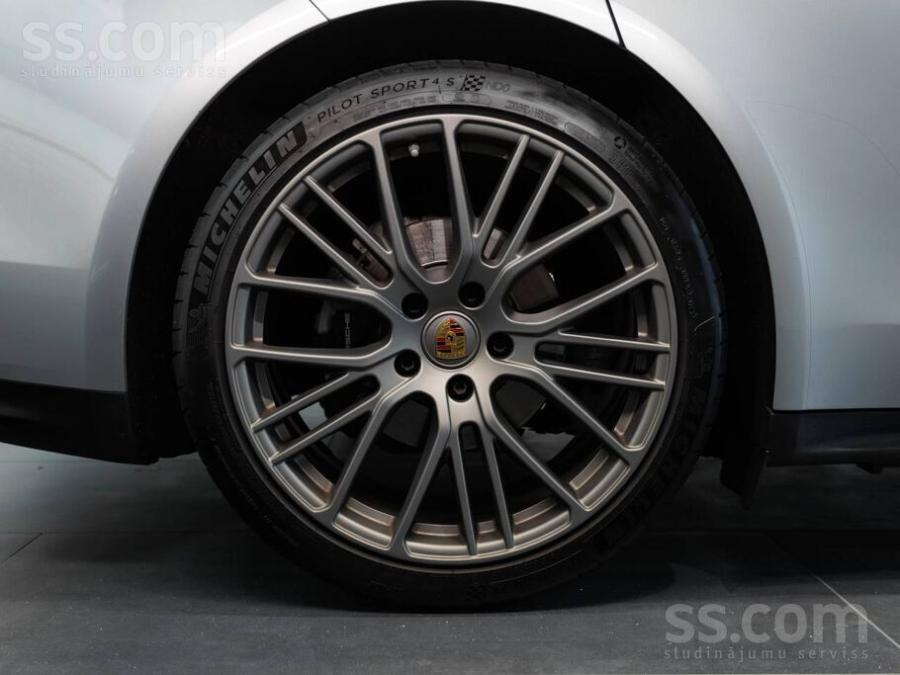 Pelēks Porsche Panamera 2023 Rīga, ar dzinēja tilpumu 2.90 L un nobraukumu 55 tūkst. km par 79900 €, foto 14 vietnē AUTOMOTO.COM.LV