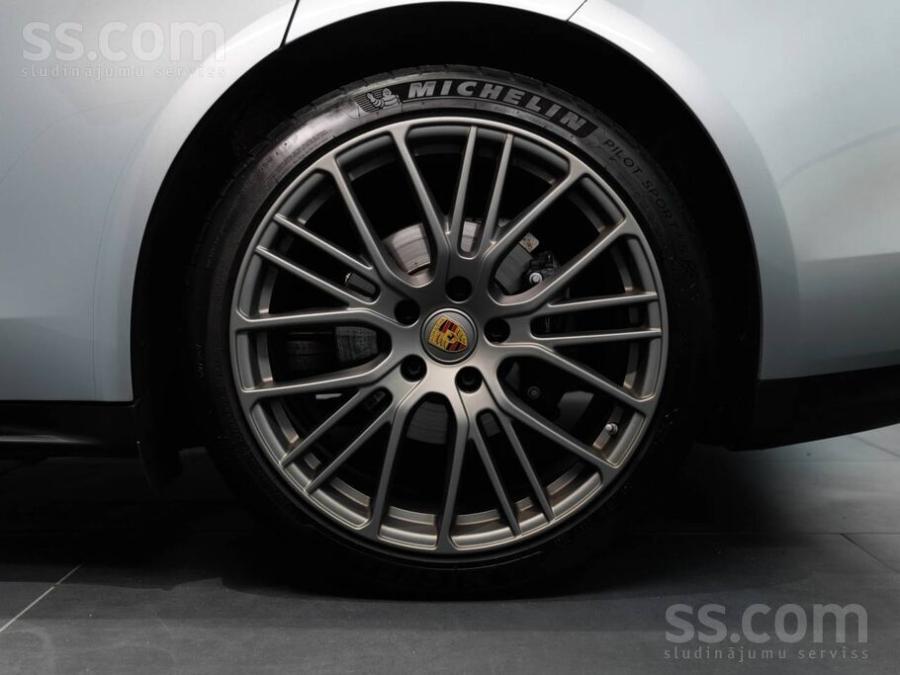 Pelēks Porsche Panamera 2023 Rīga, ar dzinēja tilpumu 2.90 L un nobraukumu 55 tūkst. km par 79900 €, foto 15 vietnē AUTOMOTO.COM.LV