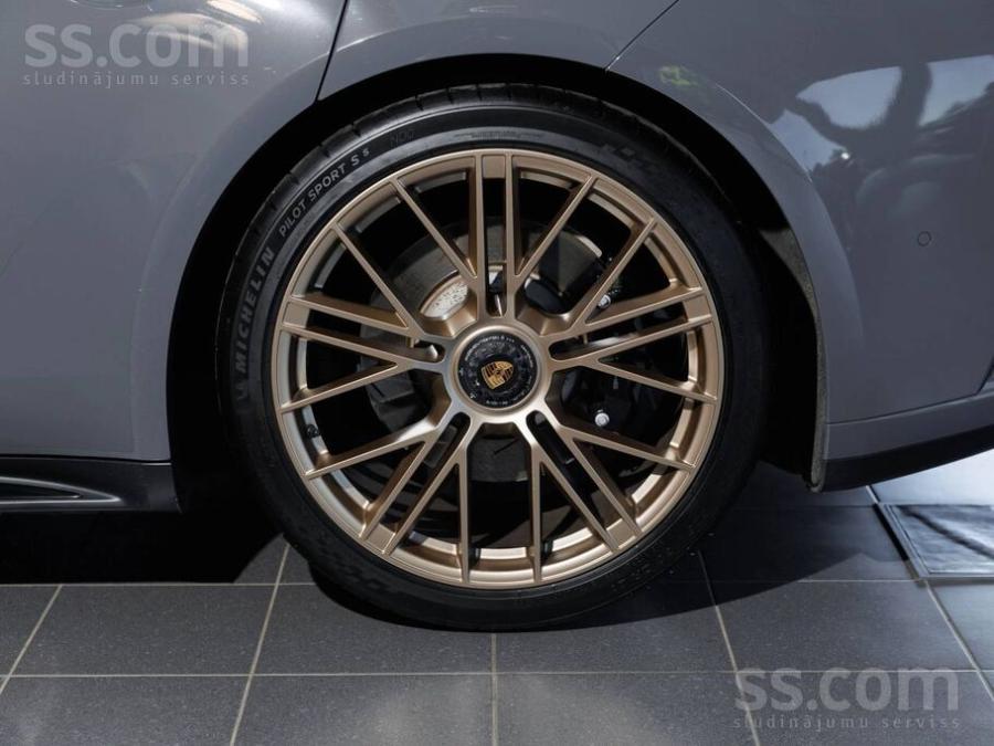 Grey Porsche Panamera 2024 in Riga, with an engine capacity of 4.00 L and mileage of 62 thousand km for 128000 €, photo 20 on AUTOMOTO.COM.LV