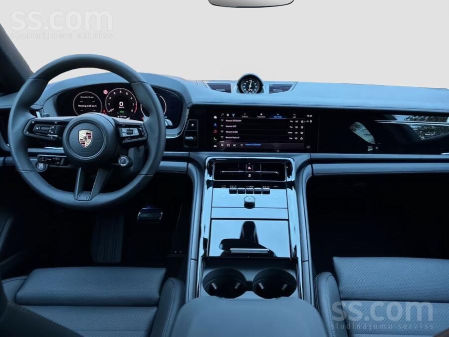 Grey Porsche Panamera 2025 in Riga, with an engine capacity of 2.90 L and mileage of 16 thousand km for 131290 €, photo 7 on AUTOMOTO.COM.LV