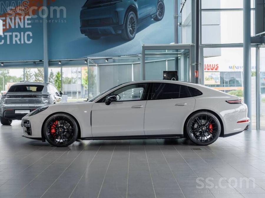 Grey Porsche Panamera 2026 in Riga, with an engine capacity of 4.00 L and mileage of 5 thousand km for 176000 €, photo 3 on AUTOMOTO.COM.LV