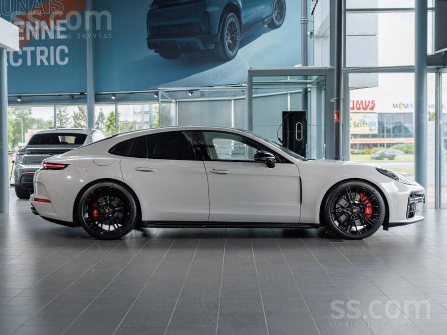 Grey Porsche Panamera 2026 in Riga, with an engine capacity of 4.00 L and mileage of 5 thousand km for 176000 €, photo 8 on AUTOMOTO.COM.LV