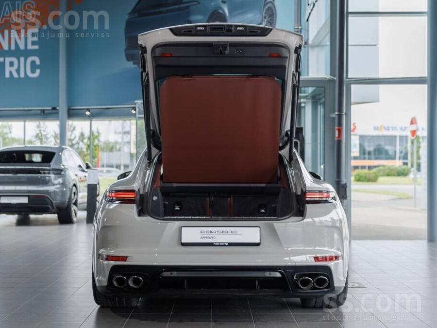 Grey Porsche Panamera 2026 in Riga, with an engine capacity of 4.00 L and mileage of 5 thousand km for 176000 €, photo 16 on AUTOMOTO.COM.LV