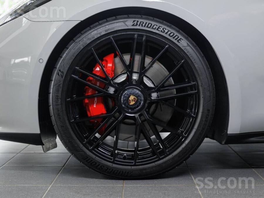 Grey Porsche Panamera 2026 in Riga, with an engine capacity of 4.00 L and mileage of 5 thousand km for 176000 €, photo 18 on AUTOMOTO.COM.LV