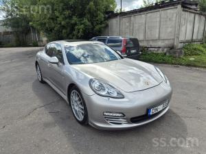 Grey Porsche Panamera 2012 in Riga, with an engine capacity of 3.60 L and mileage of 122 thousand km for 21990 €, photo 3 on AUTOMOTO.COM.LV