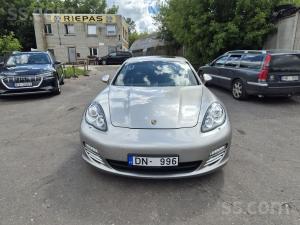 Grey Porsche Panamera 2012 in Riga, with an engine capacity of 3.60 L and mileage of 122 thousand km for 21990 €, photo 4 on AUTOMOTO.COM.LV