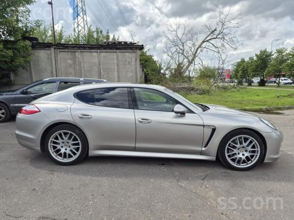 Pelēks Porsche Panamera 2012 Rīga, ar dzinēja tilpumu 3.60 L un nobraukumu 122 tūkst. km par 21990 €, foto 9 vietnē AUTOMOTO.COM.LV