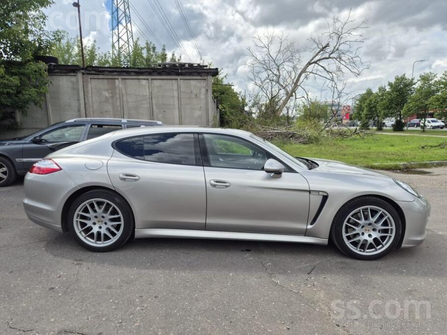 Grey Porsche Panamera 2012 in Riga, with an engine capacity of 3.60 L and mileage of 122 thousand km for 21990 €, photo 10 on AUTOMOTO.COM.LV